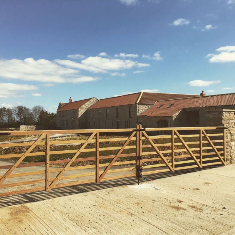 Hardwood 5 Bar Gates – Lundgates