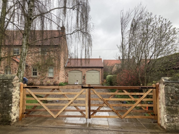 Hardwood 5 Bar Gates – Lundgates