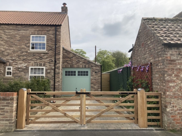 Hardwood 5 Bar Gates – Lundgates